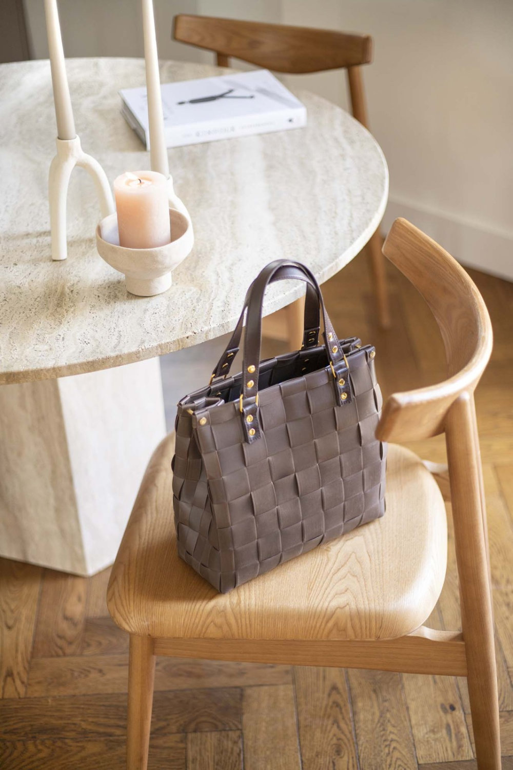 Handtasche Charlotte Expresso Brown von Handed By