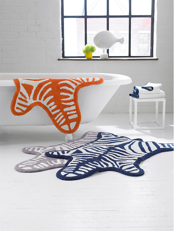 Badematte Zebra Navy Blau von Jonathan Adler