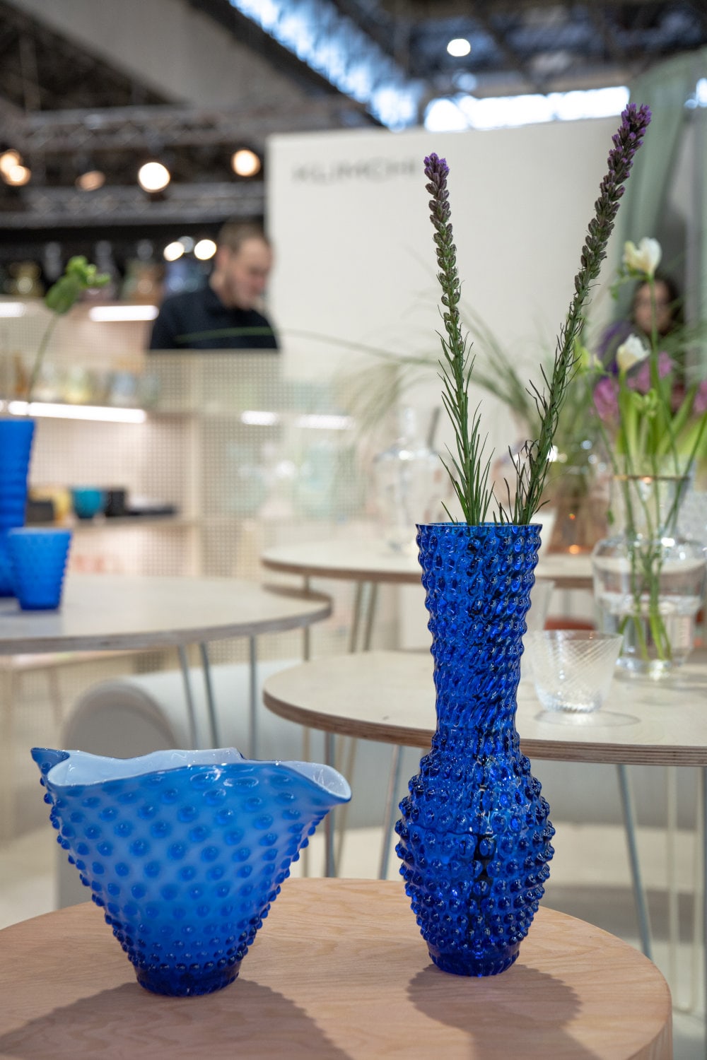 Vase Hobnail Fugu Electric Blue 30cm von Klimchi Studio