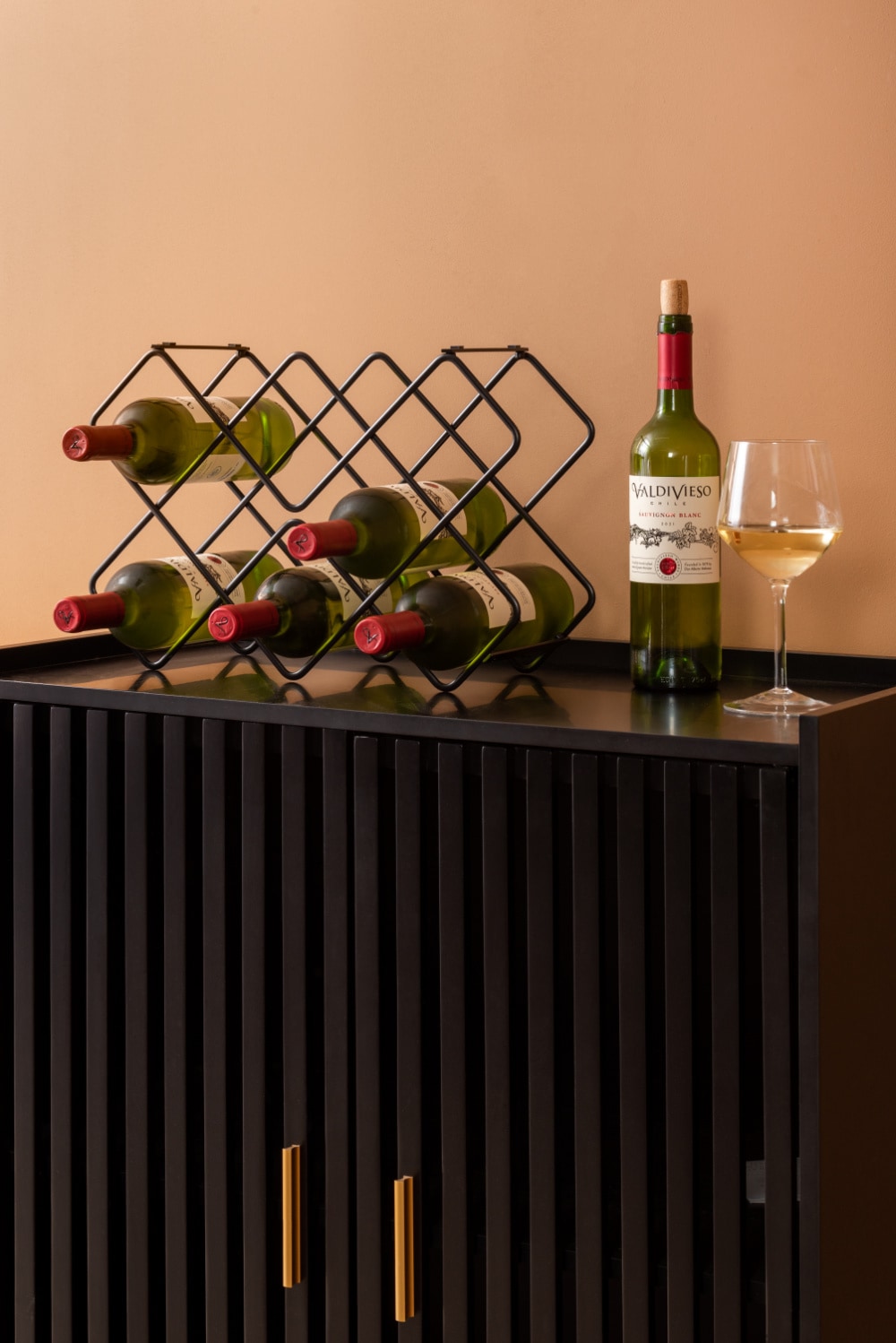 Weinregal Wine rack Diamonds aus Eisen von Present Time in Schwarz