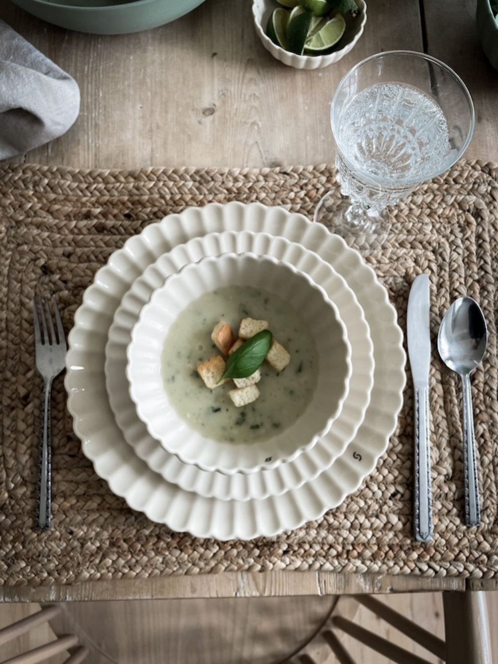 Teller Flora beige (Ø25cm) von Storefactory - erkmann